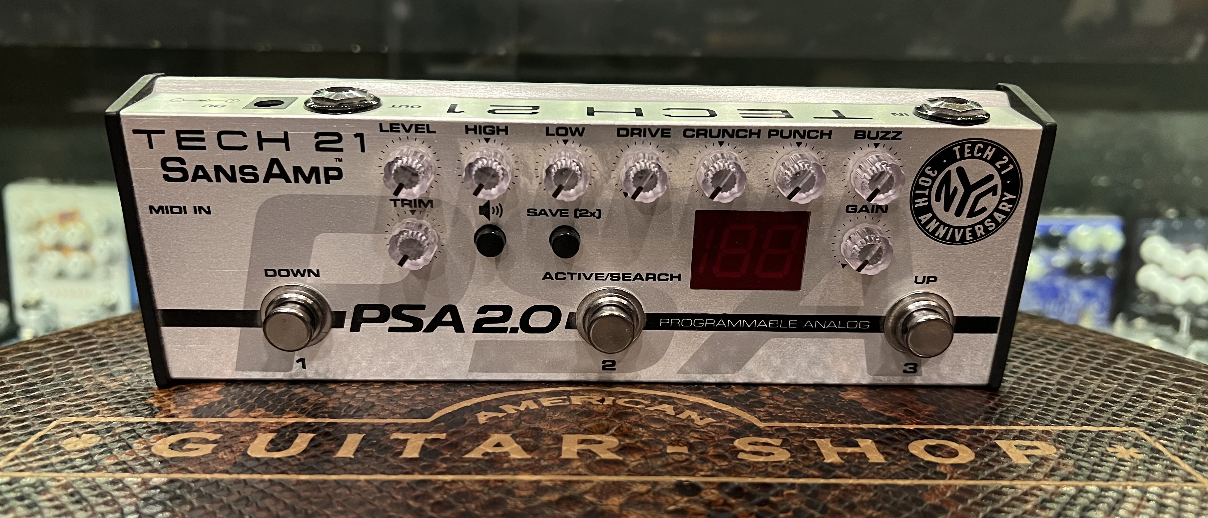 Tech 21 Sansamp PSA 2.0 Programmable Preamp Pedal – American Guitar Shop - Gitarren in Berlin